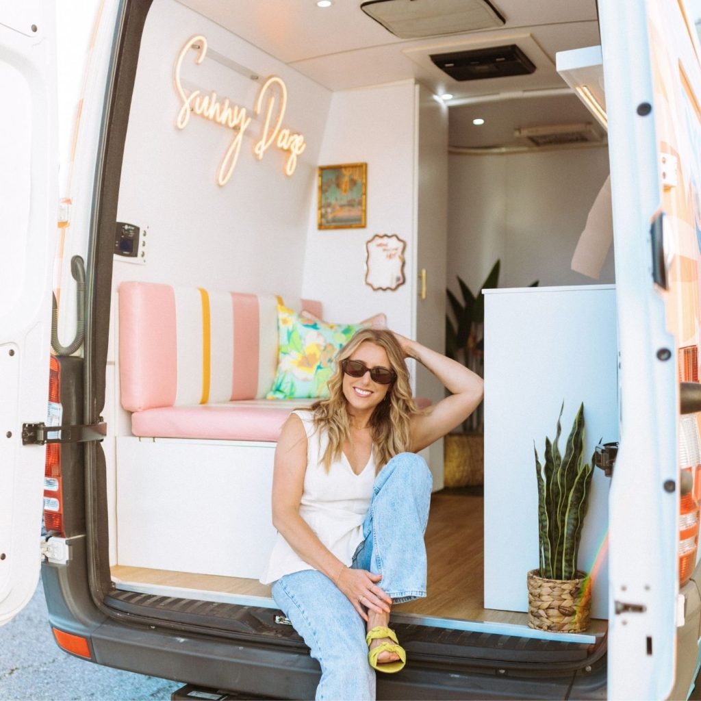 Mobile Spray Tanning Lawrence, KS, Johnson County, KC - Sunny Daze Sunless